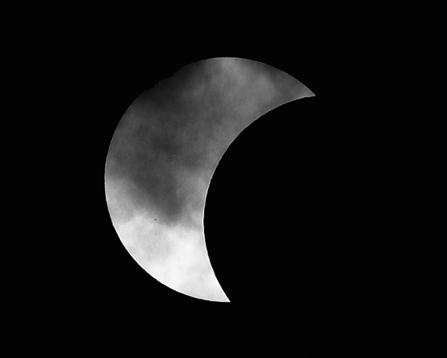 Raptor captures #eclipse2015 over Northern Ireland despite the clouds ...